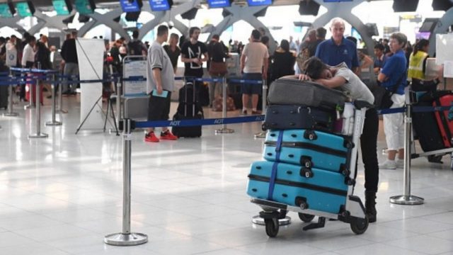 What to do at the airport during a stopover? - Semesta Travel